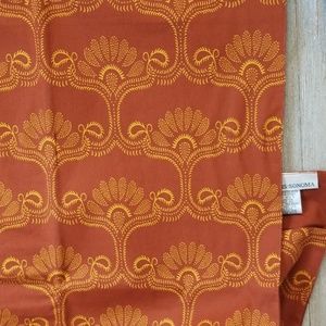 Williams Sonoma | Dining | Williams Sonoma Table Runner | Poshmark